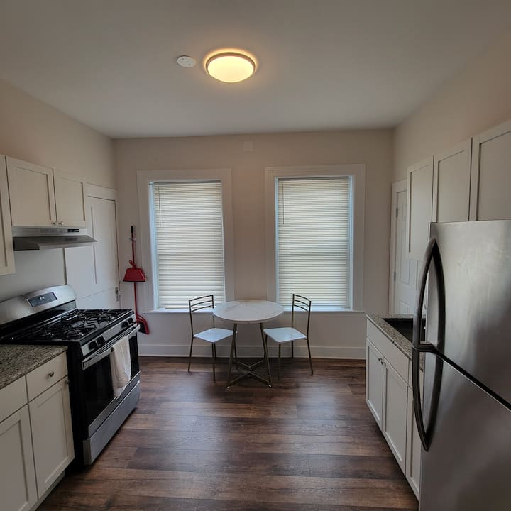 Walk To Niagara Falls 3 Bedrooms 4 Beds - Niagara Falls, NY