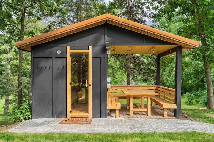 Cherryvalley Cabin|hot Tub+sauna+scenic Riverfront - Rockford, IL