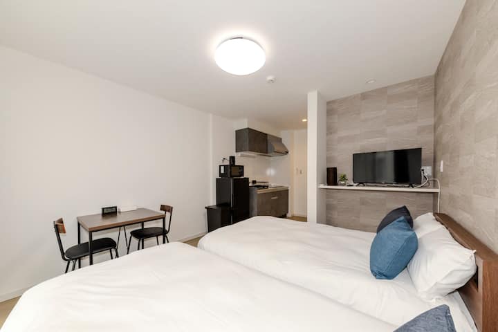 松Ⅱ301/2ppl/easy Access To Kix/1 Train To City/9786 - Japan