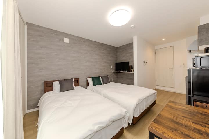 松Ⅱ302/2ppl/easy Access To Kix/1 Train To City/9787 - Osaka, Japan