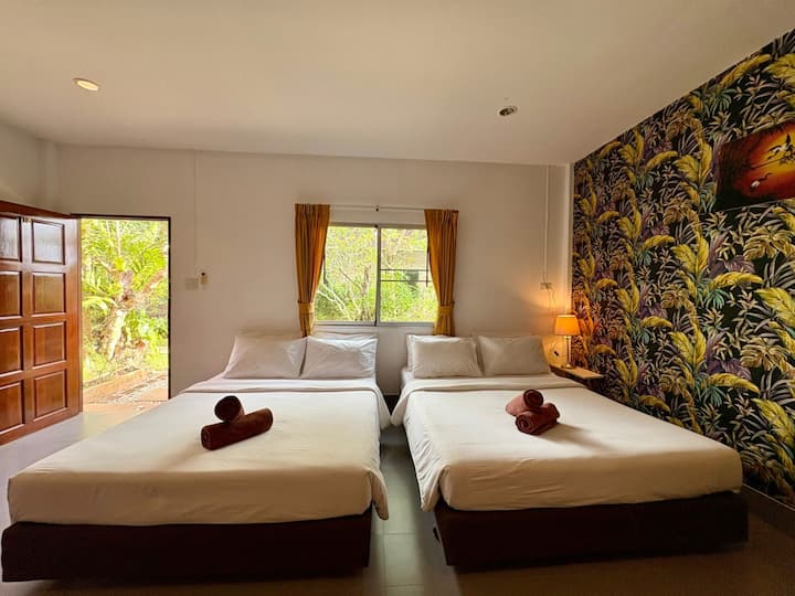 Family Room Airport Transfer - Phuket