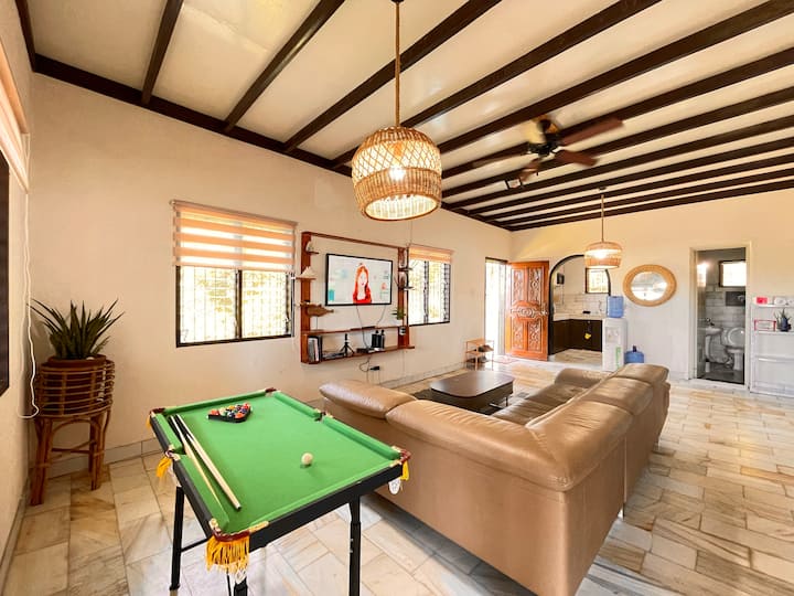 Galera Lodge: Spacious 3 Bedroom House W Bay View - Puerto Galera