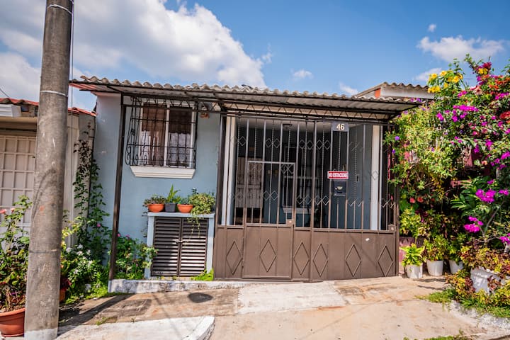 Casa Completa Y Privada. Santa Tecla. @Casachinvas - El Salvador