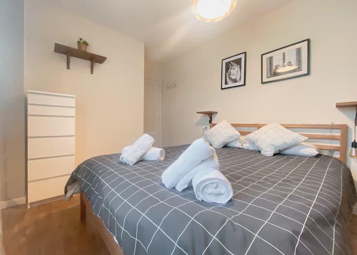 Gran Piso Moderno Con Garaje - Gijón