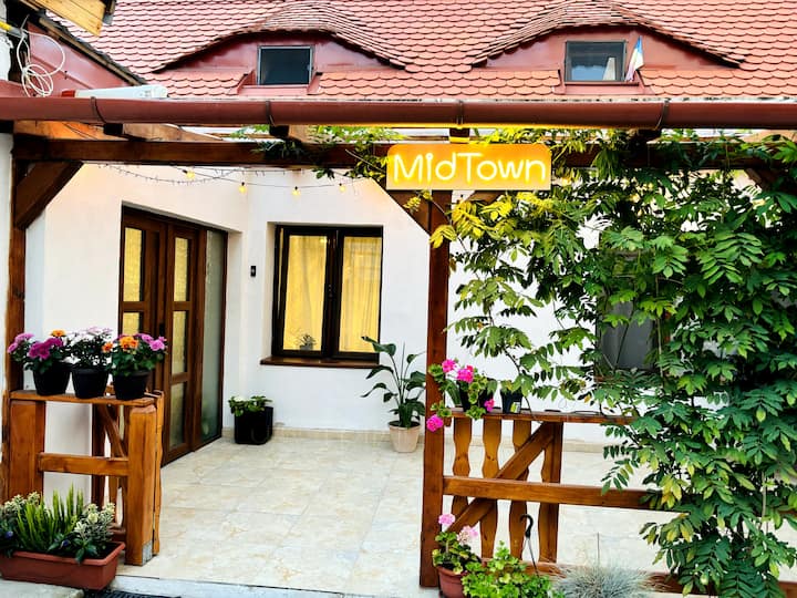 Midtown Sibiu Home - Cozy, Central & Charming - 시비우
