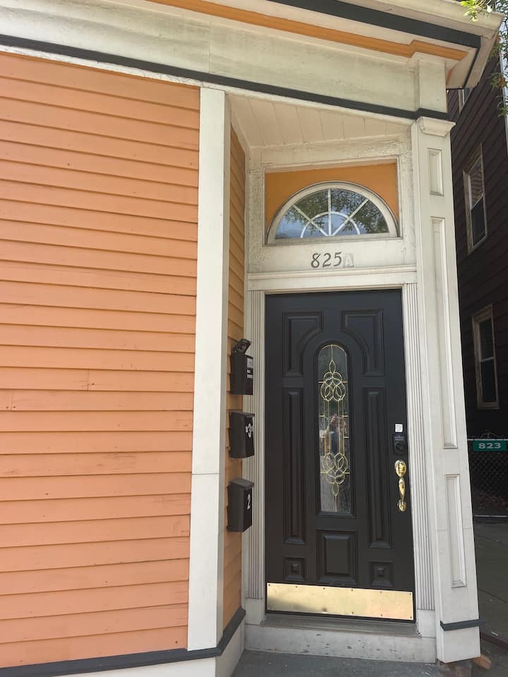 Boston - Great Location-apt 2nd Floor - 8 People - Boston, MA