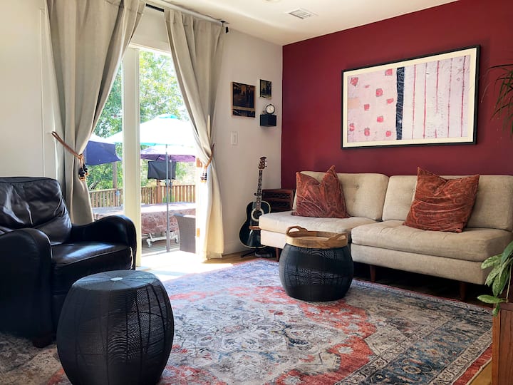 The Pentuckett Manor - San Diego, CA