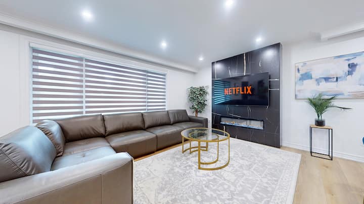 Lux 7 Bedroom Home [Near Rogers Stadium/downsview] - Ontario