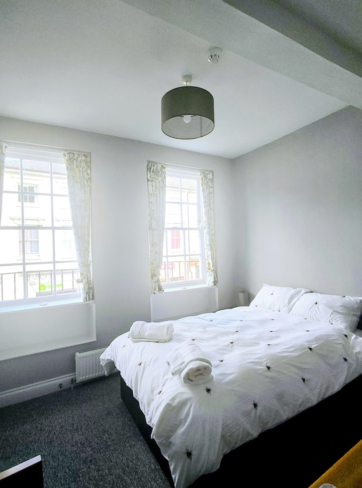 The Bee  Room @ Esca - Ross-on-Wye