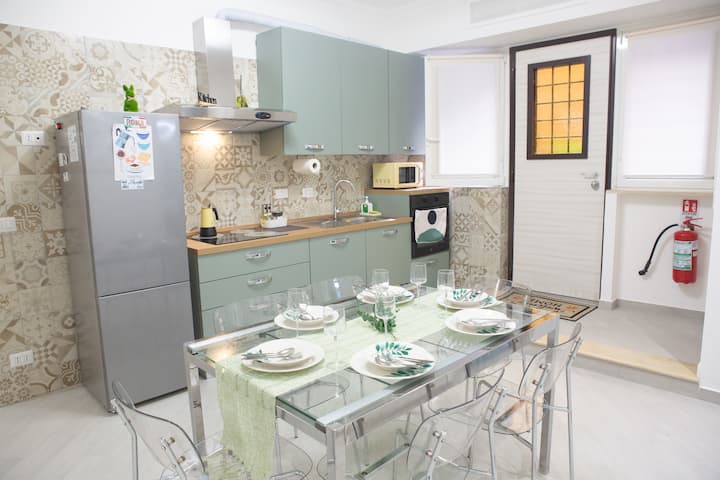Sunny’s Suite | 2min To Metro B, 8min To Colosseum - Rome