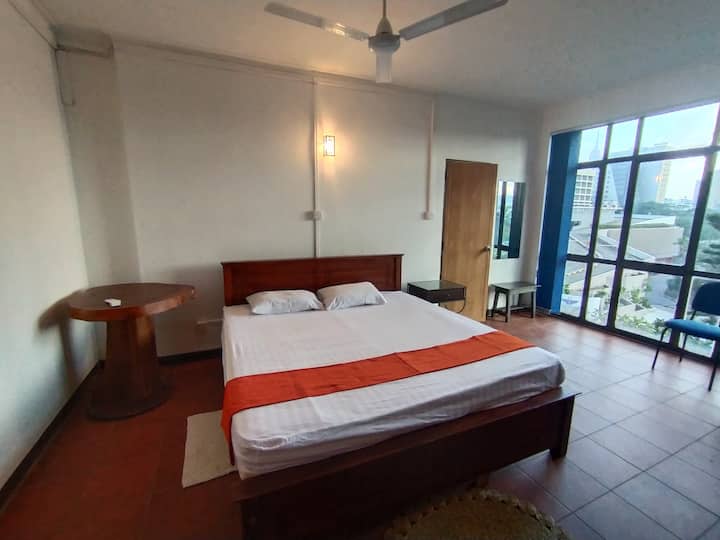 Lovely Bedroom - Galle Face Cove - Colombo
