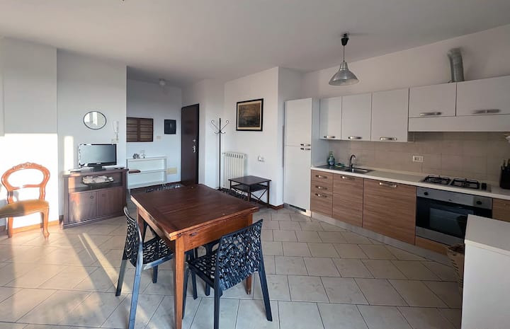 Appartamento Con Posto Auto - Viareggio