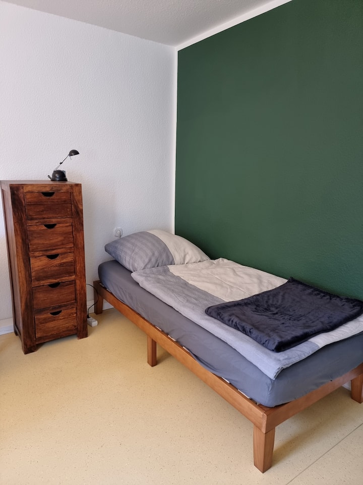 Helles Zimmer, Zentral, Mit Gartennutzung, Waldnah - Marburg, Germany