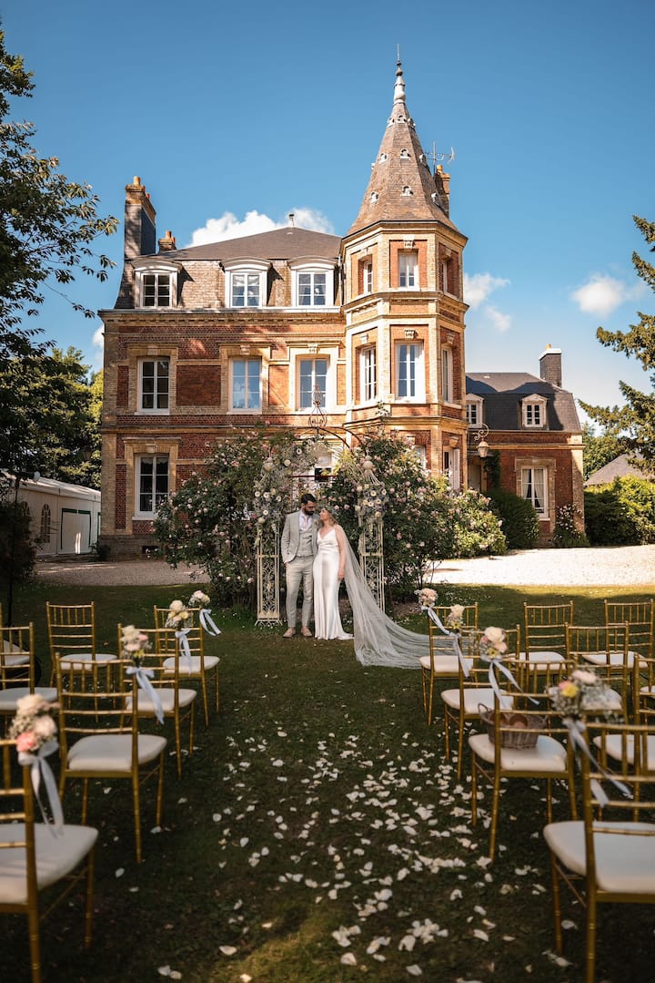 French Wedding In Romantic Castle - Normandy - Varengeville-sur-Mer