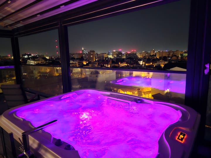 Crown Penthouse - Luxurious,  Spa & Vista - Bucharest