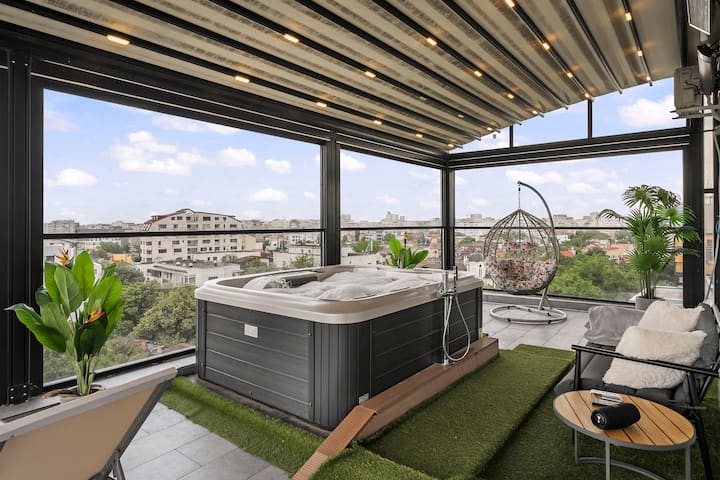 Crown Penthouse - Luxurious,  Spa & Vista - Bucarest