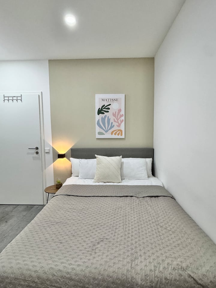 Privatzimmer Mit Bad Im Herzen Von Düsseldorf - Düsseldorf