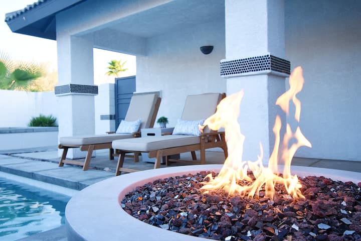 Poolside Monthly Retreat • Mountain Views - La Quinta, CA