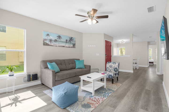 Magic Awaits! Remodeled Condo Near Disney! - キシミー, FL