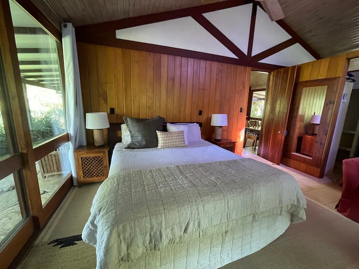 Blue Gum Couple's Escape - Bellingen