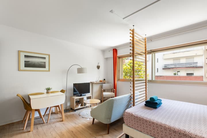 Studio Moderne à Juan-les-pins : Plages & Parking - Antibes