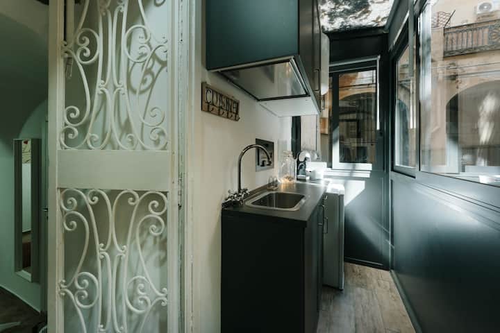Maison De Romeo à 200m Du Métro Medaglie D'oro - Naples