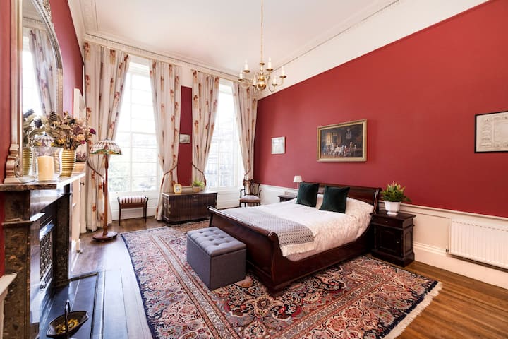 Elegant Georgian Flat In The Heart Of The City - Edinburgh