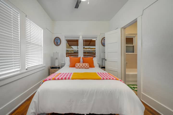 Close To Uofa | Unique | 1 Br 1 Ba | Patio & Porch - Tucson