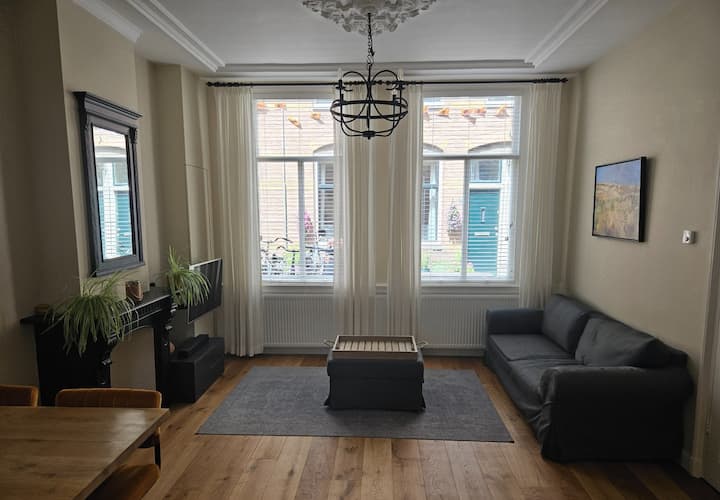 Unique Apartment In Cozy Neighborhood - Hága