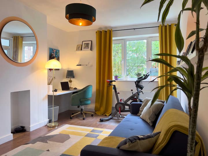 Comfortable Retreat In The Heart Of The East End - London