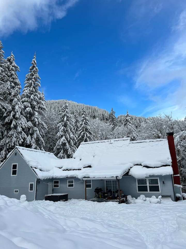 *Luxurious  Home*close To Hiking*private*hot Tub* - Index, WA