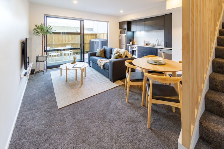 2 Bed, 2 Bath W Sofa Bed - Great Cafes Nearby - Christchurch