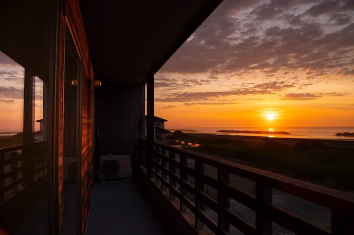 最高の日の出を/海まで30秒/ペットok/個室３部屋/テントサウナ有のデザイナーズハウス/ - 高萩市