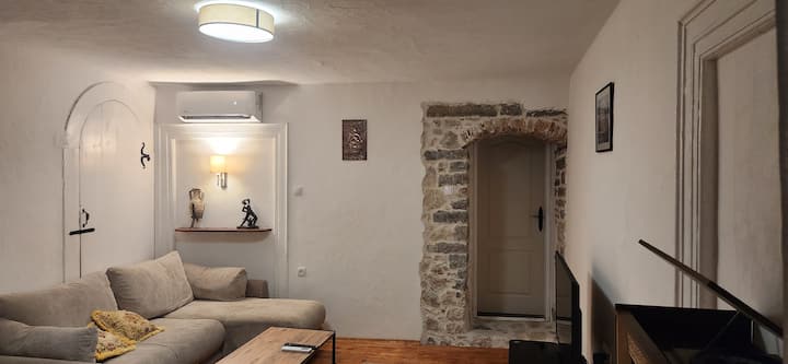 Large Terrace & Elegant Interior 2 Bedroom Apart - Kotor
