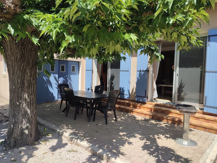 Maison Confortable Et Pratique Avec Grand Jardin - Vacqueyras