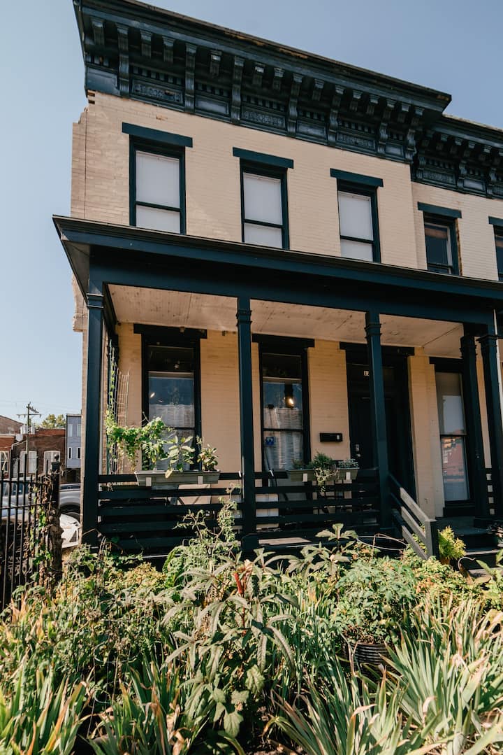 Downtown Duplex | Free Parking | Sleeps 8-10 - Richmond, VA