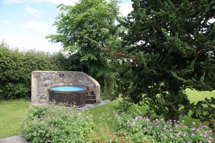 Luxury Large Group Accommodation With Hot Tub - County Down