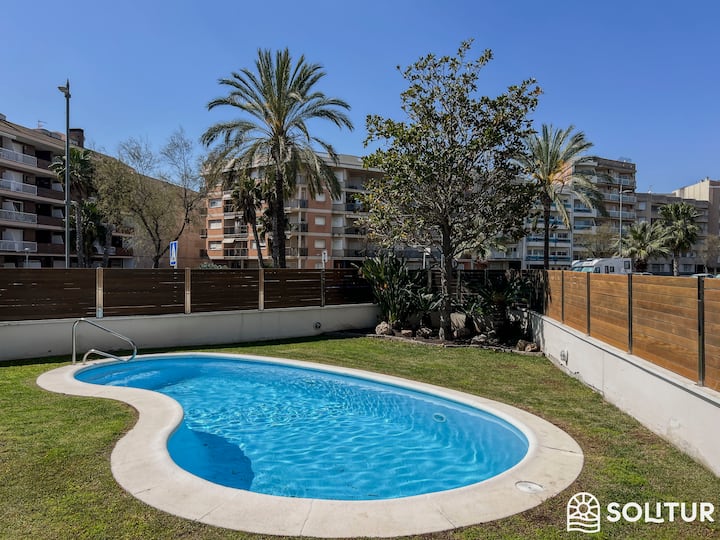 Primera Línea De Mar Con Terraza Privada Y Piscina - Calafell