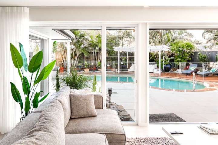 Luxury Mooloolaba Retreat With Spa & Pool. - Mooloolaba