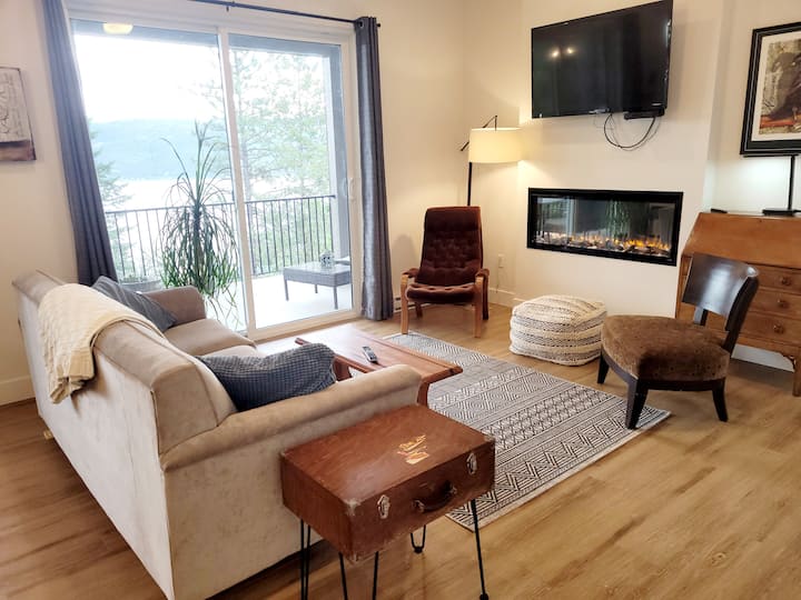 Modern Lake View Suite In Westshore Estates - Vernon, BC, Canada