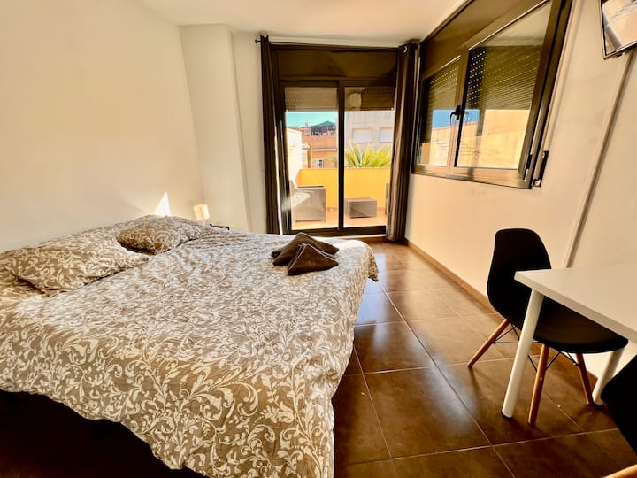 Estudio Con Terraza Y Mucho Sol, Baño Privado 112 - Argentona