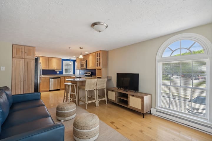 Modern 2 Bedroom Apartment - York, ME