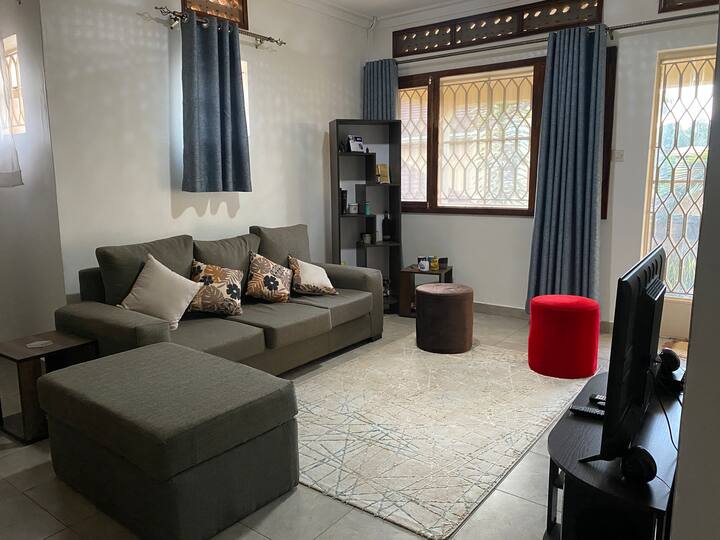 Charming Bungalow With Garden - Kampala