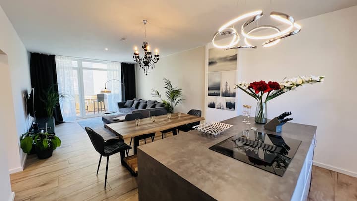 Central Designer 3 Room Apt W/ Terrace & Parking - Berlín