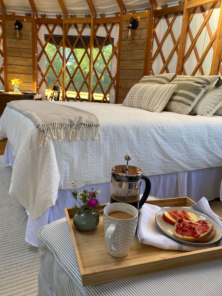 Eco-yurt Riverfront, Soaker Tub, Secluded, Private - Perth