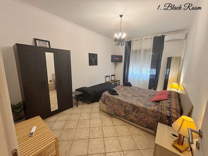 Roux Apartment - Rom