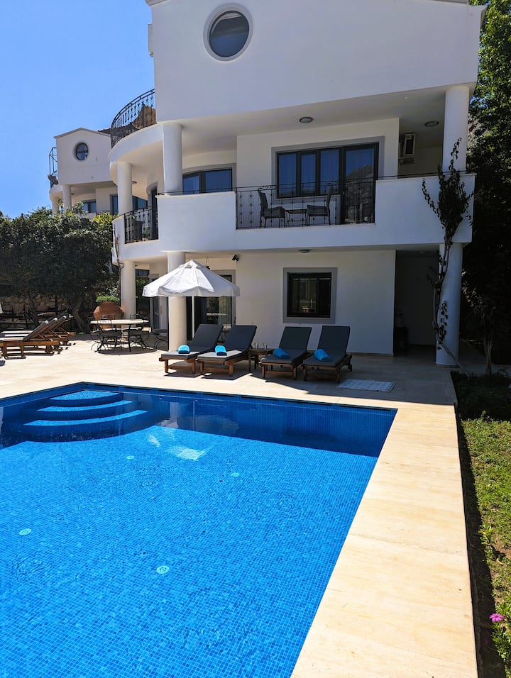 Villa Sari Lale - Short Walk To Town, Large Private Pool, Sleeps 10 - Kalkan