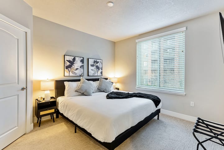 Pet-friendly W/gym & Outdoor Dining - Salt Lake City, UT