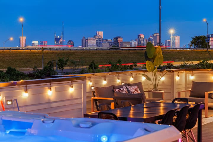 Nash Lux Home Hottub/9beds/rooftop/gameroom - Nashville, TN