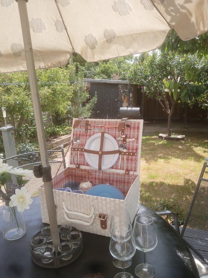 Large 4 Bedroom House - London - Surbiton